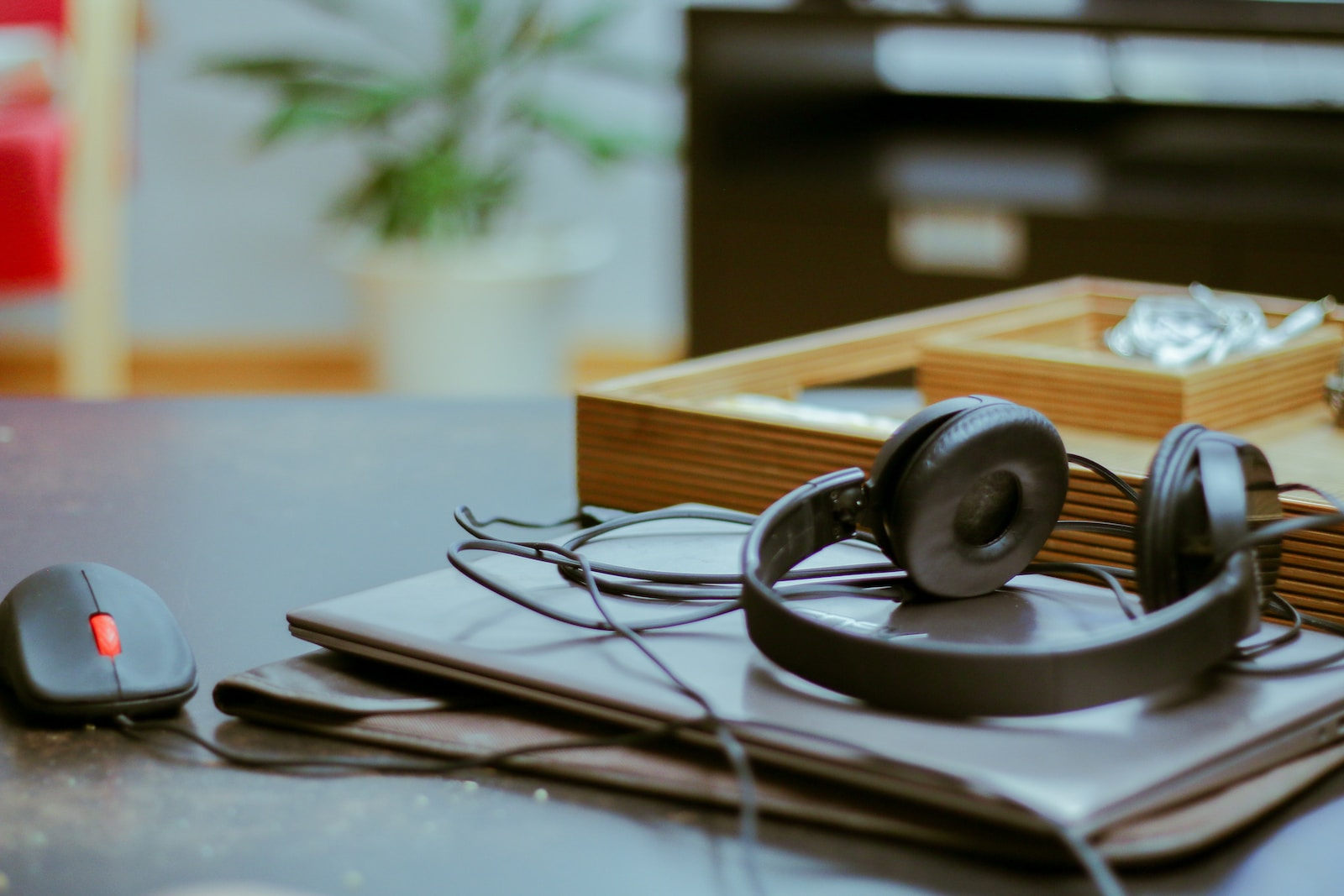 How to Store Your Gaming Headset Properly? | Gaming Headset Blog